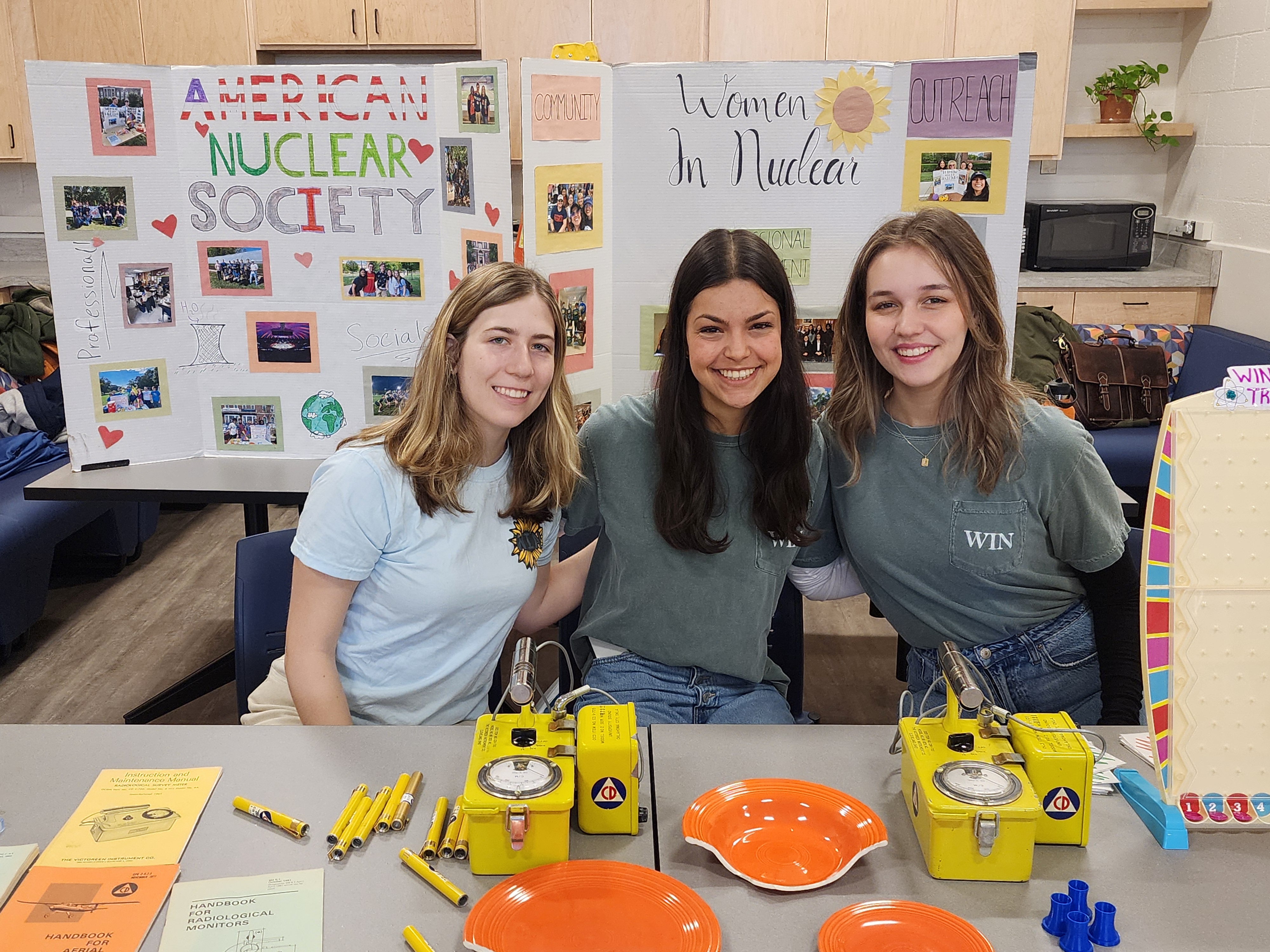 Students and faculty come together to educate during Engineering Open ...